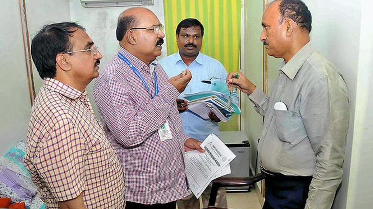 Kidney racket probe exposes hospital-middlemen links - The Hindu