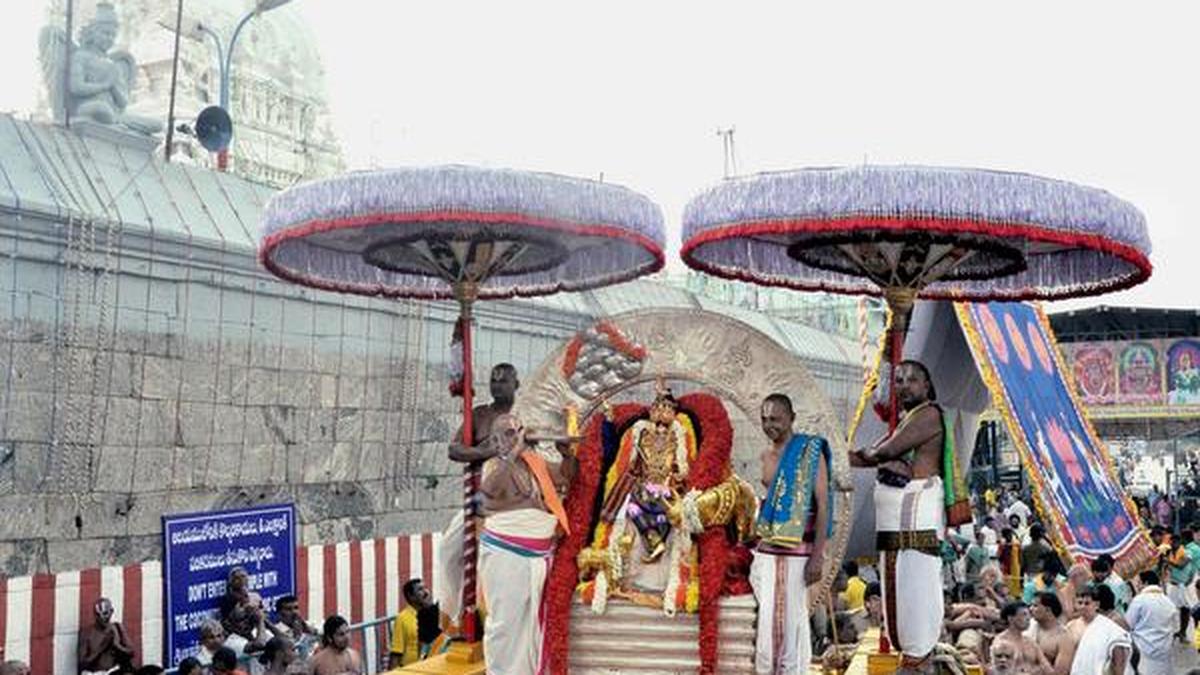 ‘Suryaprabha Vahanam’ enthrals devotees - The Hindu