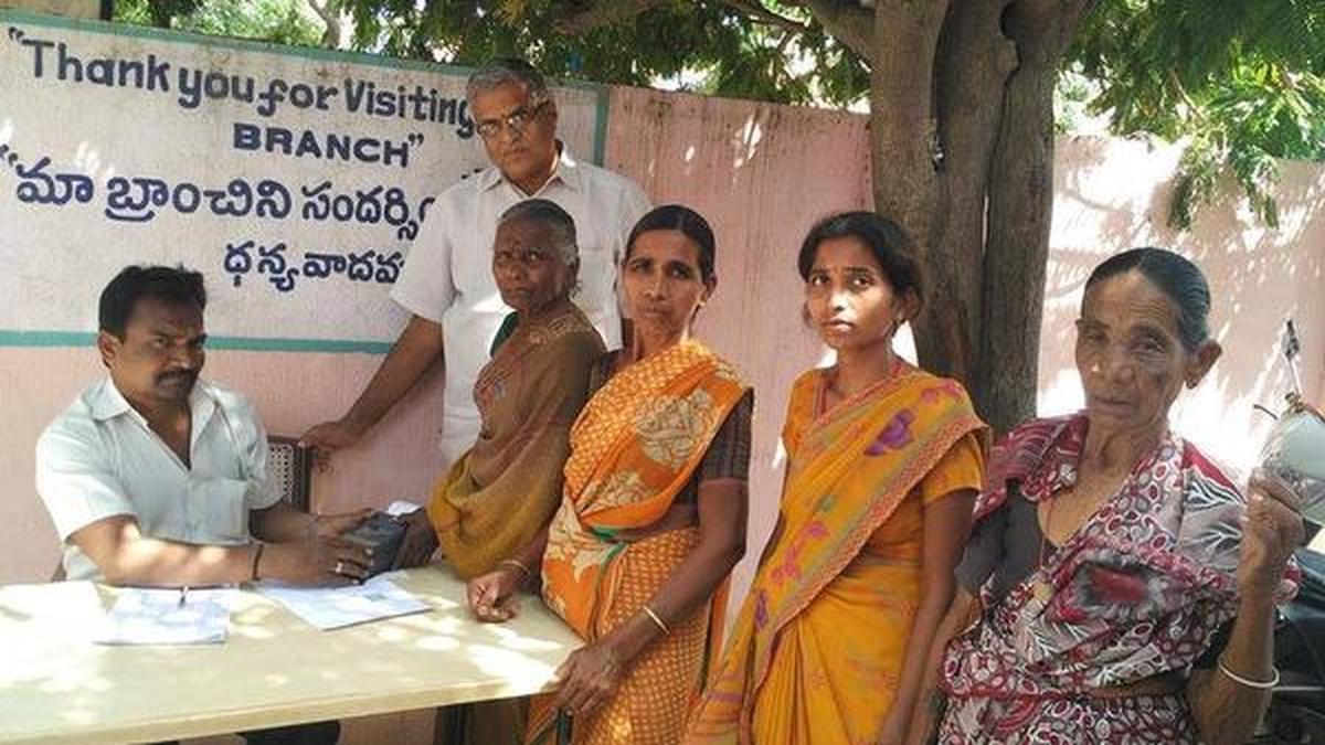 Customers in rural areas bank on Business Correspondents - The Hindu