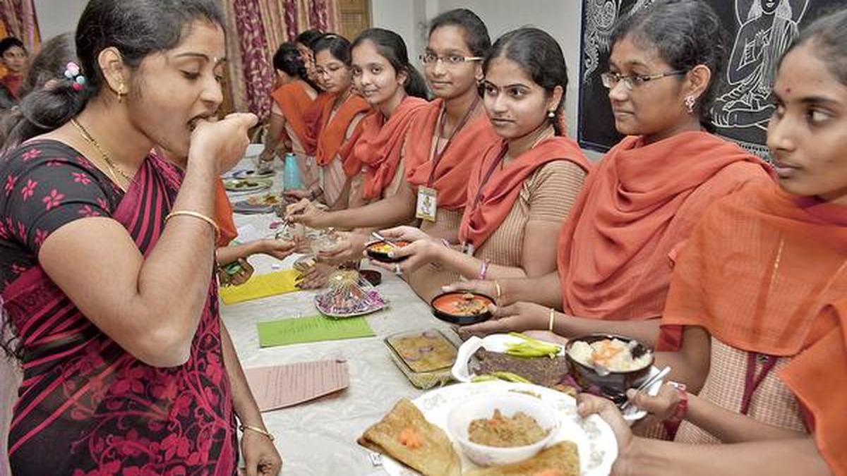 Eat diverse and balanced food, says expert - The Hindu