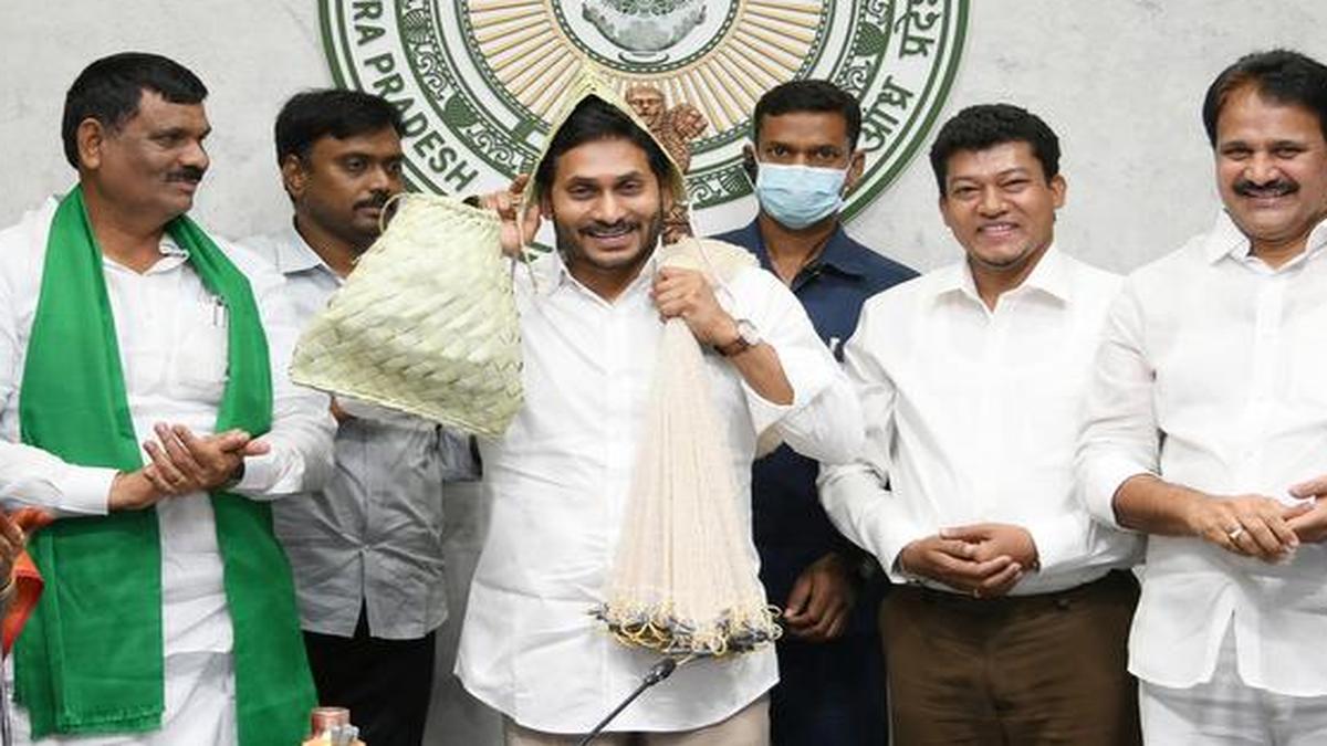 Timely help during annual fishing ban: Jagan - The Hindu