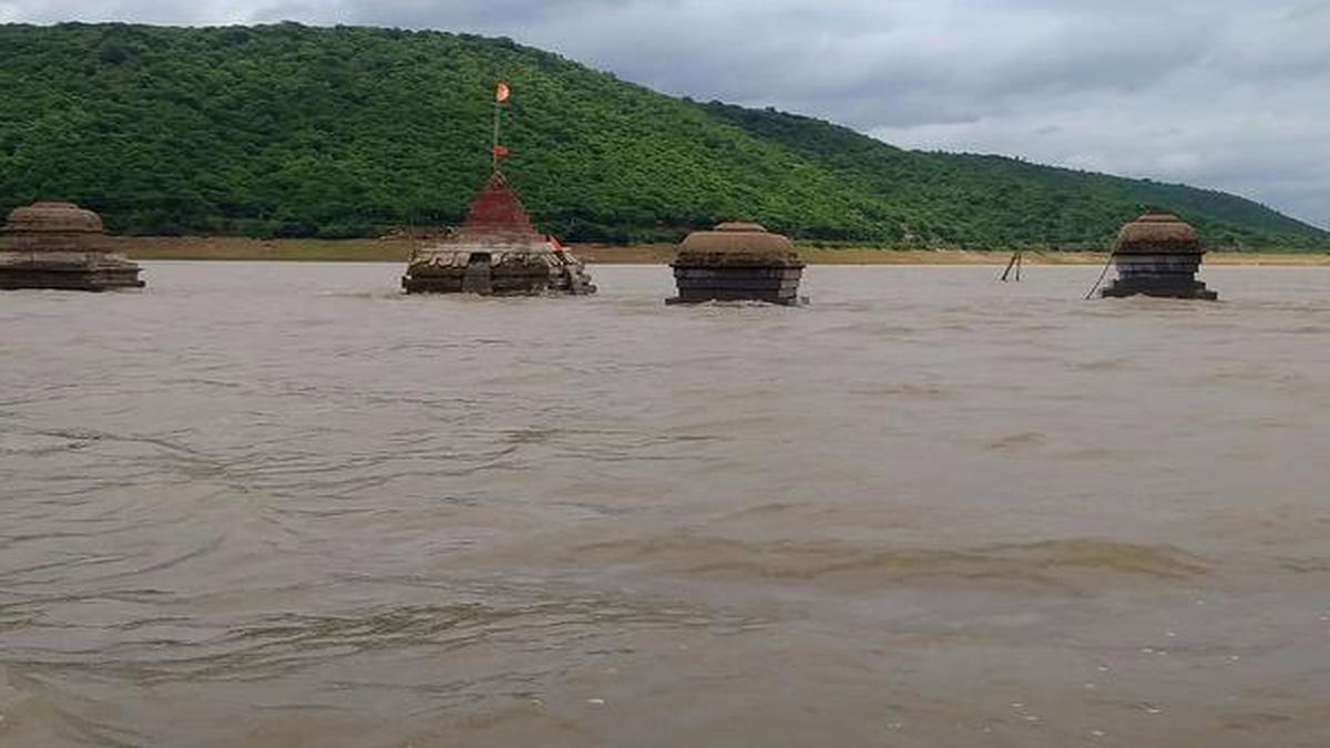 Sangameswaram temple submerges in water - The Hindu