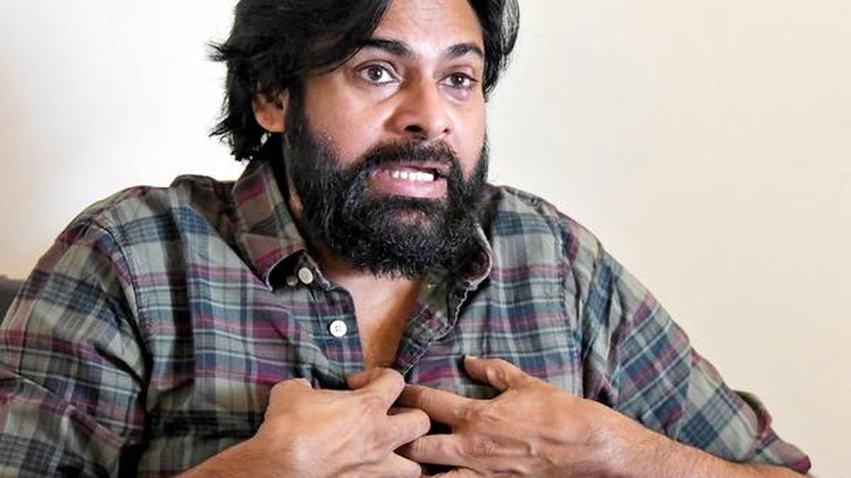 Pawan promises to fight for Kolleru farmers’ cause - The Hindu