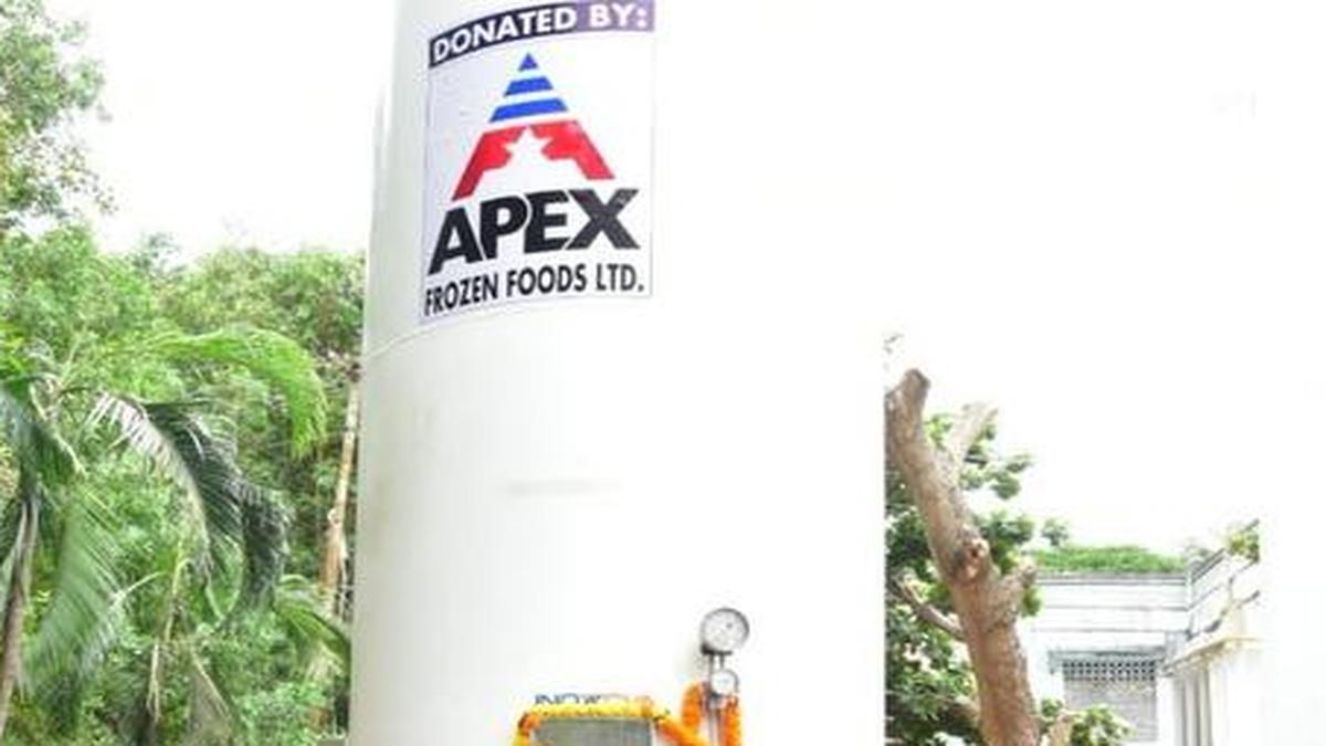 Minister commissions oxygen tank facility at Kakinada GGH - The Hindu