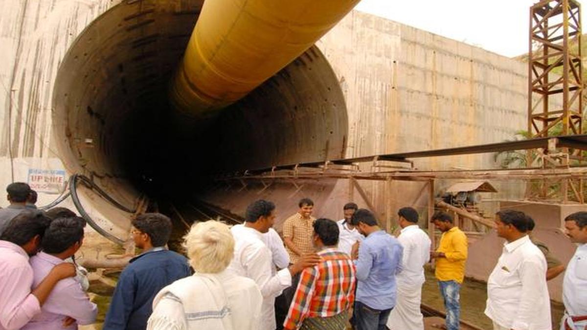 Prakasam ryots want inclusionof Veligonda project in gazette - The Hindu