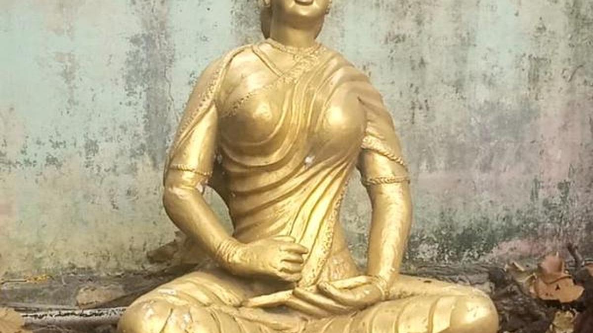 16th century poetess Molla’s statue relegated to a corner - The Hindu