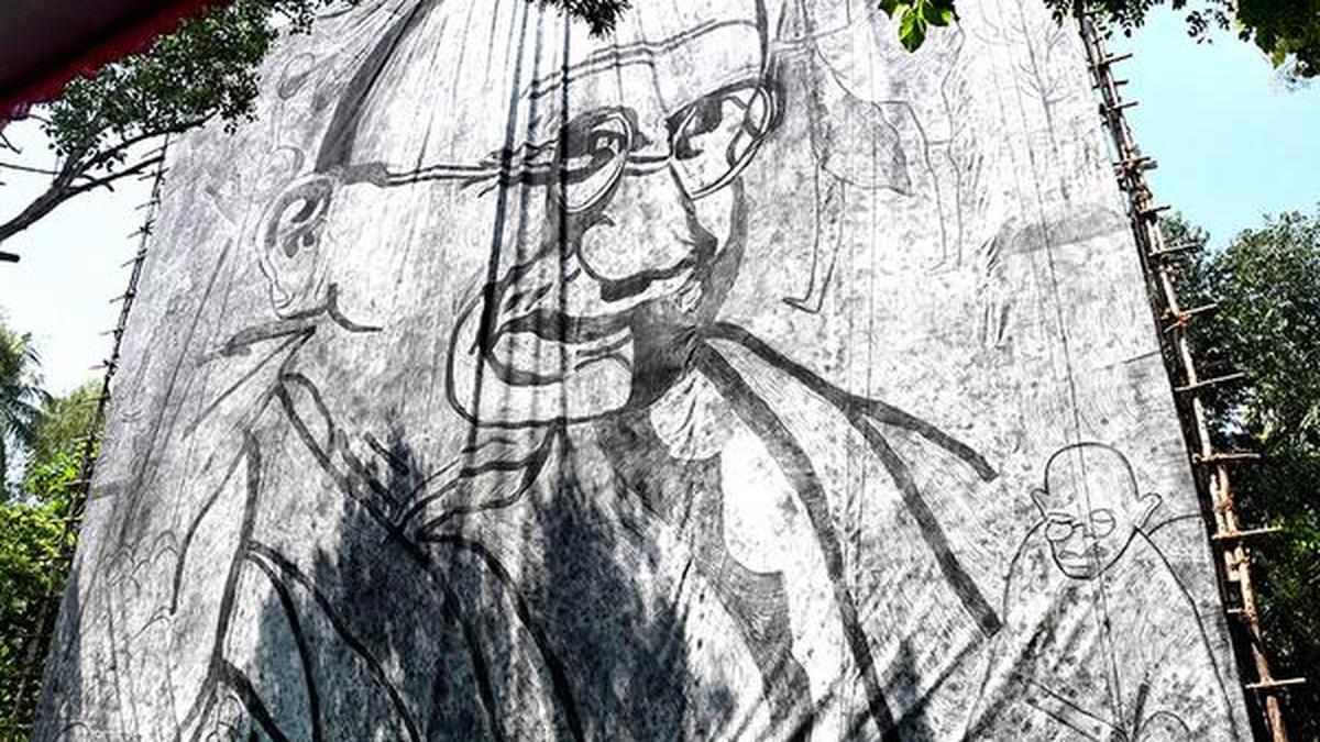 Gandhi portrait in Tirupati gets a place in Guinness Book - The Hindu