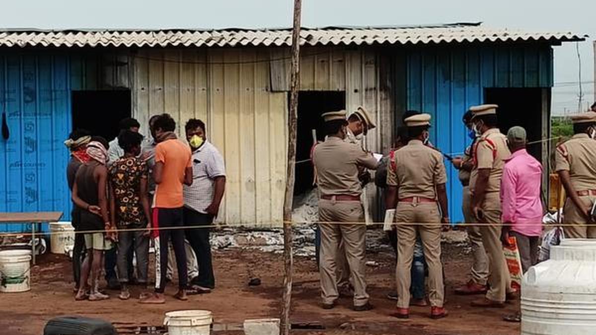 Six workers feared electrocuted in Repalle - The Hindu