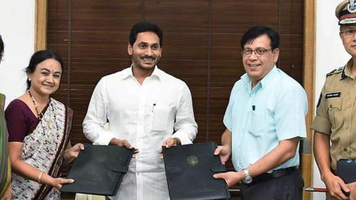 ACB ties up with IIM-A to check corruption in govt. departments - The Hindu