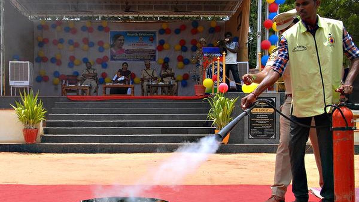 Civil defence volunteers complete disaster training - The Hindu