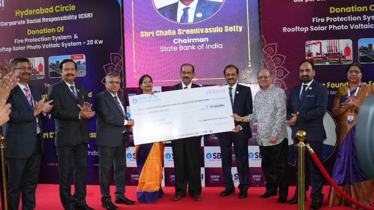 Focus on providing excellent customer service, SBI chairman to ...