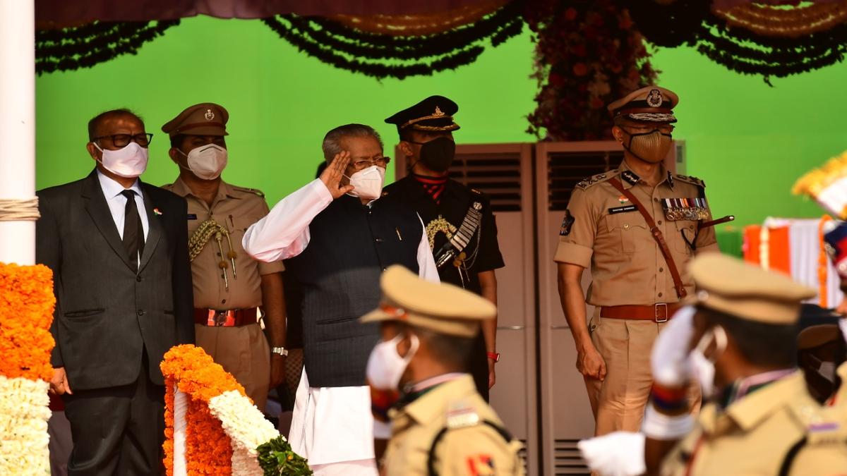 A.P. Governor, CM attend Republic Day celebrations - The Hindu