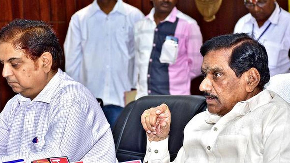 Officials pulled up for ‘belying expectations’ - The Hindu