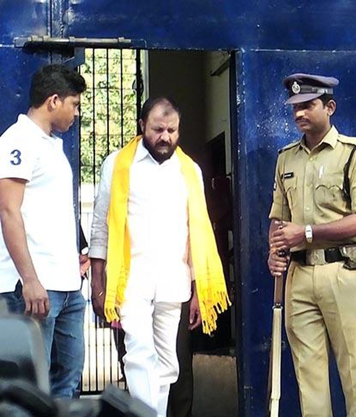 Chintamaneni released from jail in Eluru - The Hindu