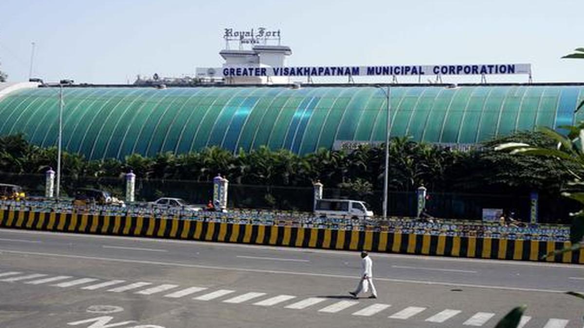 Political atmosphere hots up as tussle for GVMC begins - The Hindu