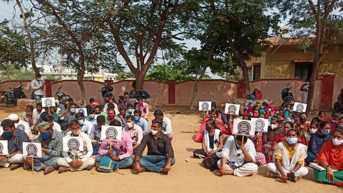 Secretariat staff sit on dharna at MPDO offices in Anantapur - The Hindu