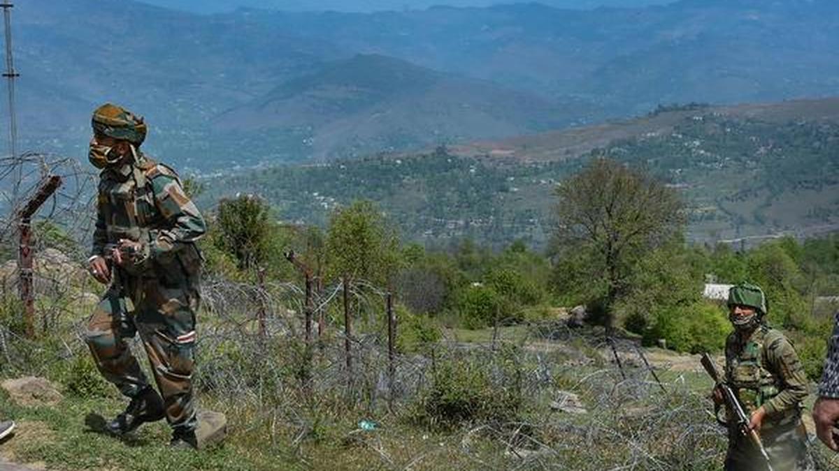 Pakistan army resorts to heavy shelling along LoC in Jammu and Kashmir ...