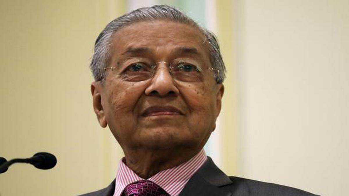 Malaysia in turmoil as Mahathir, Anwar vie for power - The Hindu