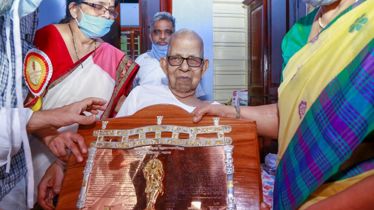 Jnanpith given to Akkitham - The Hindu