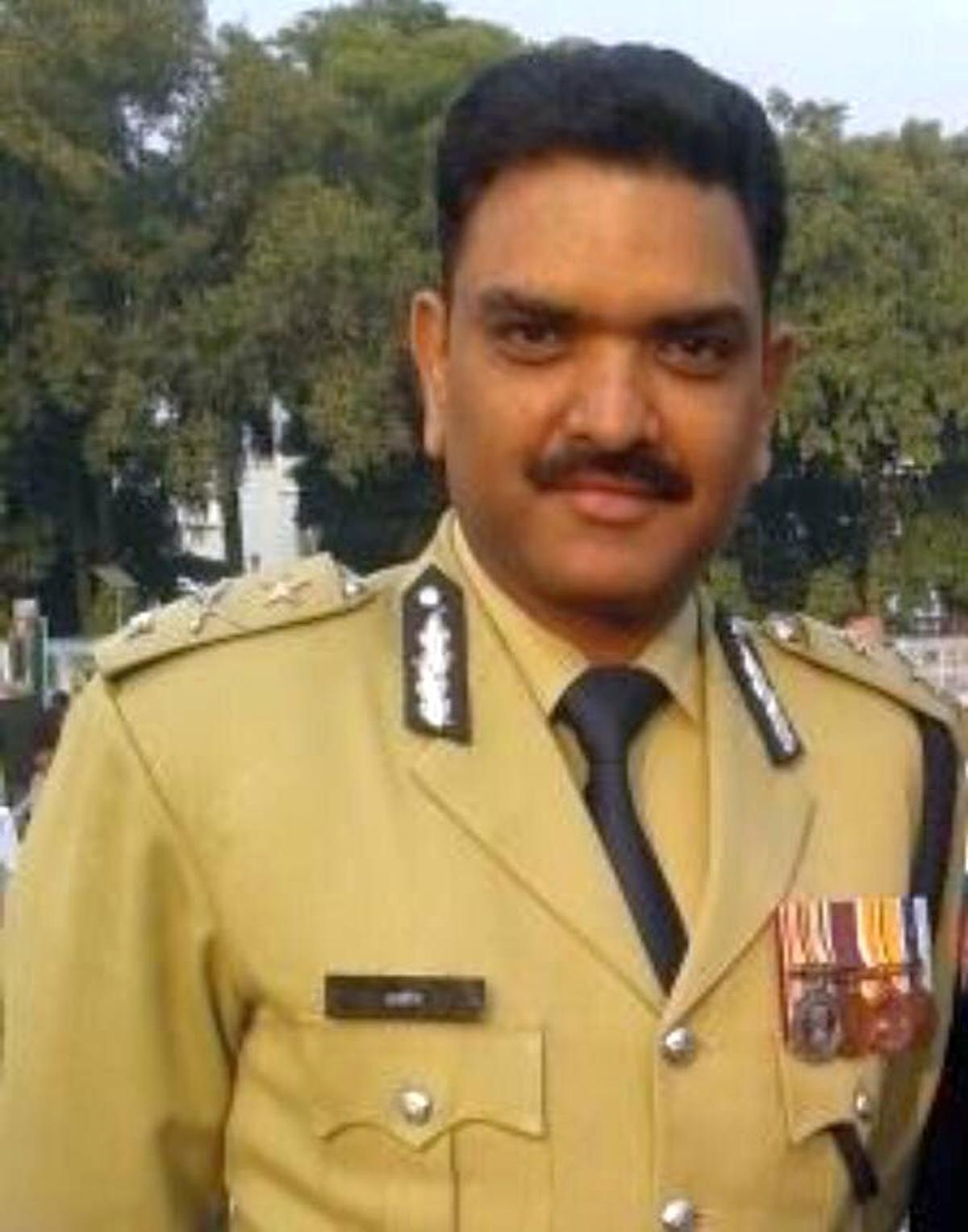 Uttar Pradesh Assembly polls | Former IPS officer, turncoats star in ...