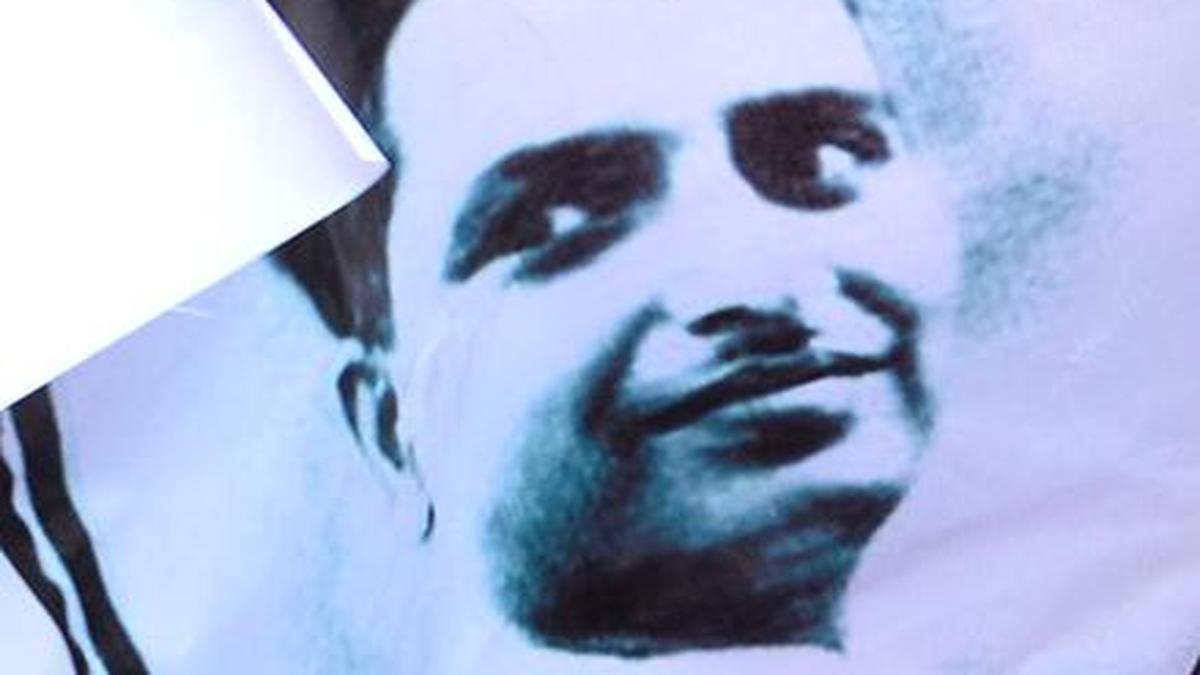 Godse’s statue being made, says Hindu Mahasabha leader - The Hindu