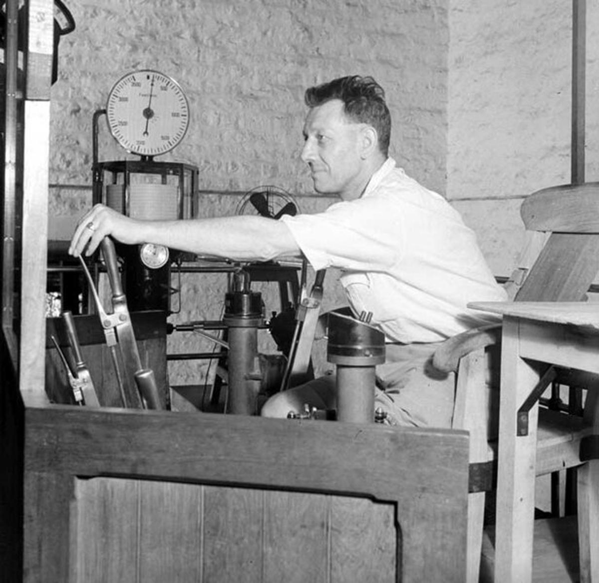 Dignity above gold: Revisiting the KGF workers’ strike of 1930 - The Hindu