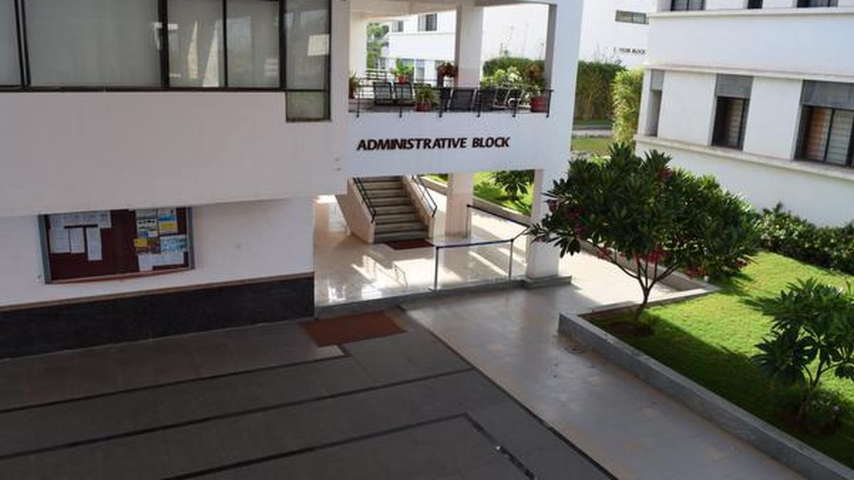 169 engineering students of KLE get jobs in campus placement - The Hindu