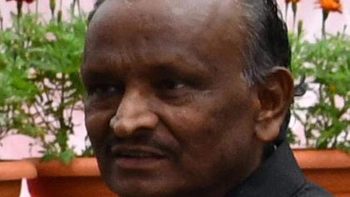 Karnataka political crisis: Efforts by coalition leaders to mollify ...