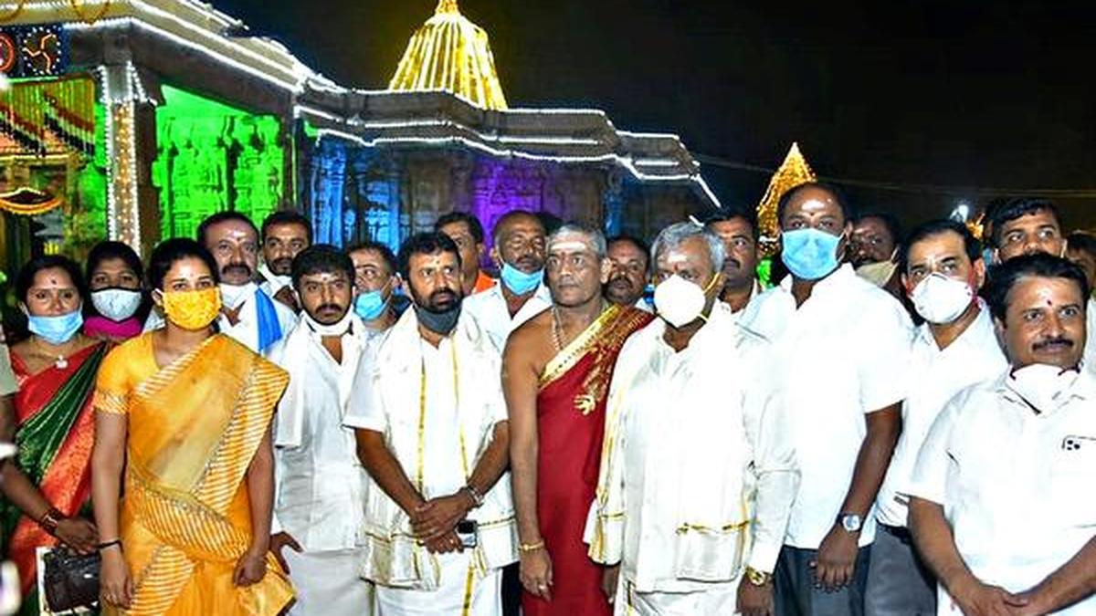 Panchalinga Darshana: Special rituals conducted at Talakad temples ...