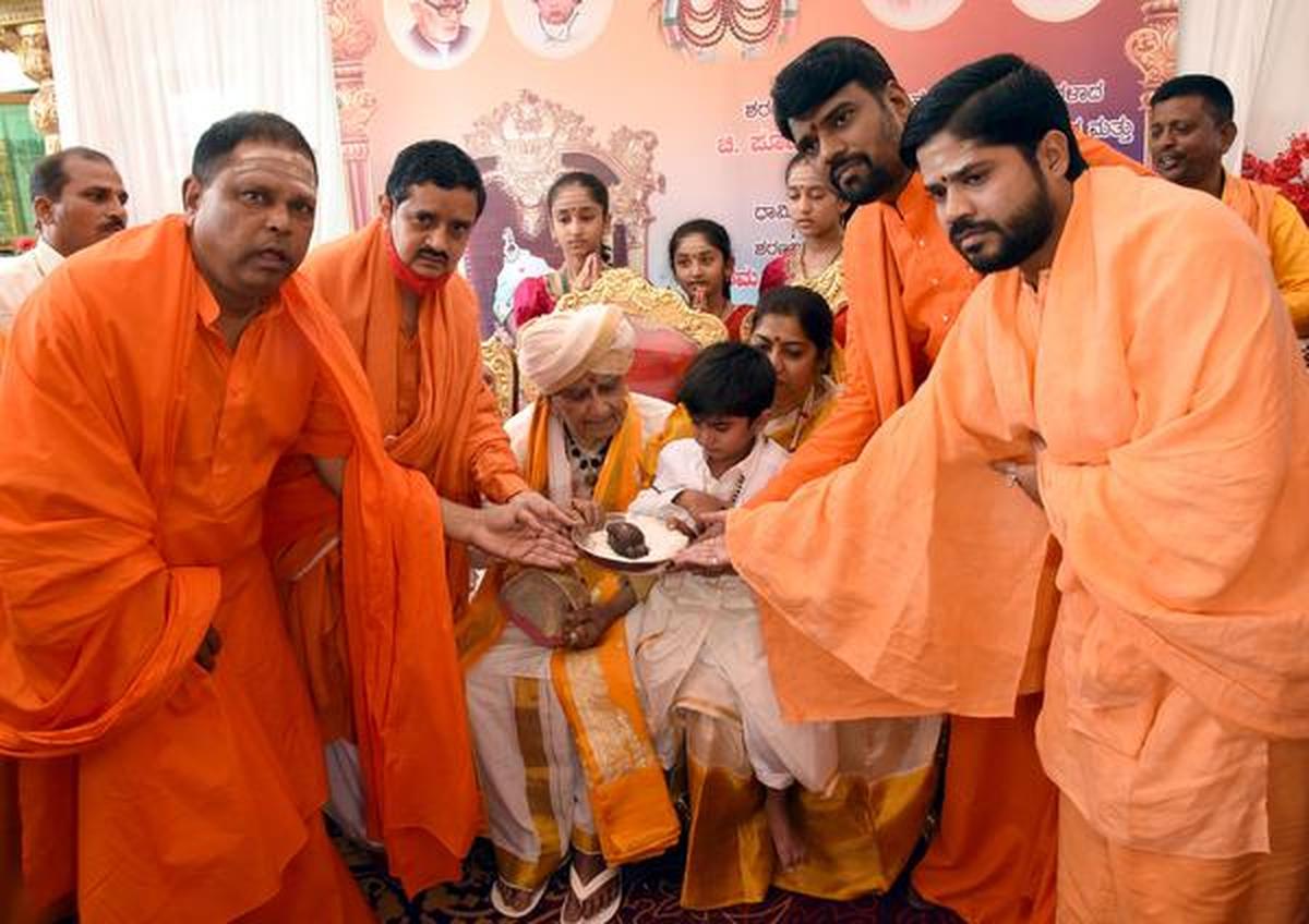 Five-year-old Doddappa Appa crowned as ninth Peetadhipati of ...