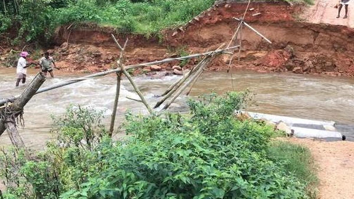 Bridge collapses in Mudigere taluk - The Hindu
