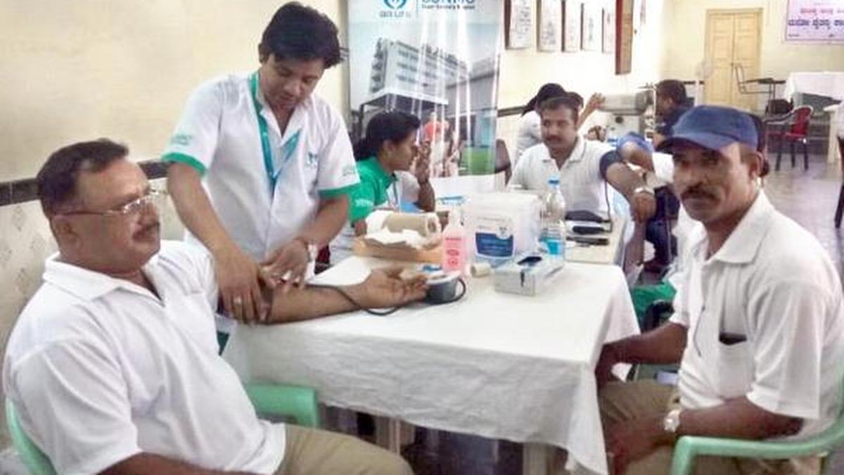 Mandya police undergo medical check-up - The Hindu