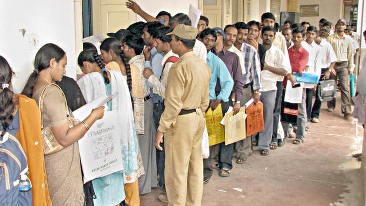 Too many applicants, too few jobs - The Hindu