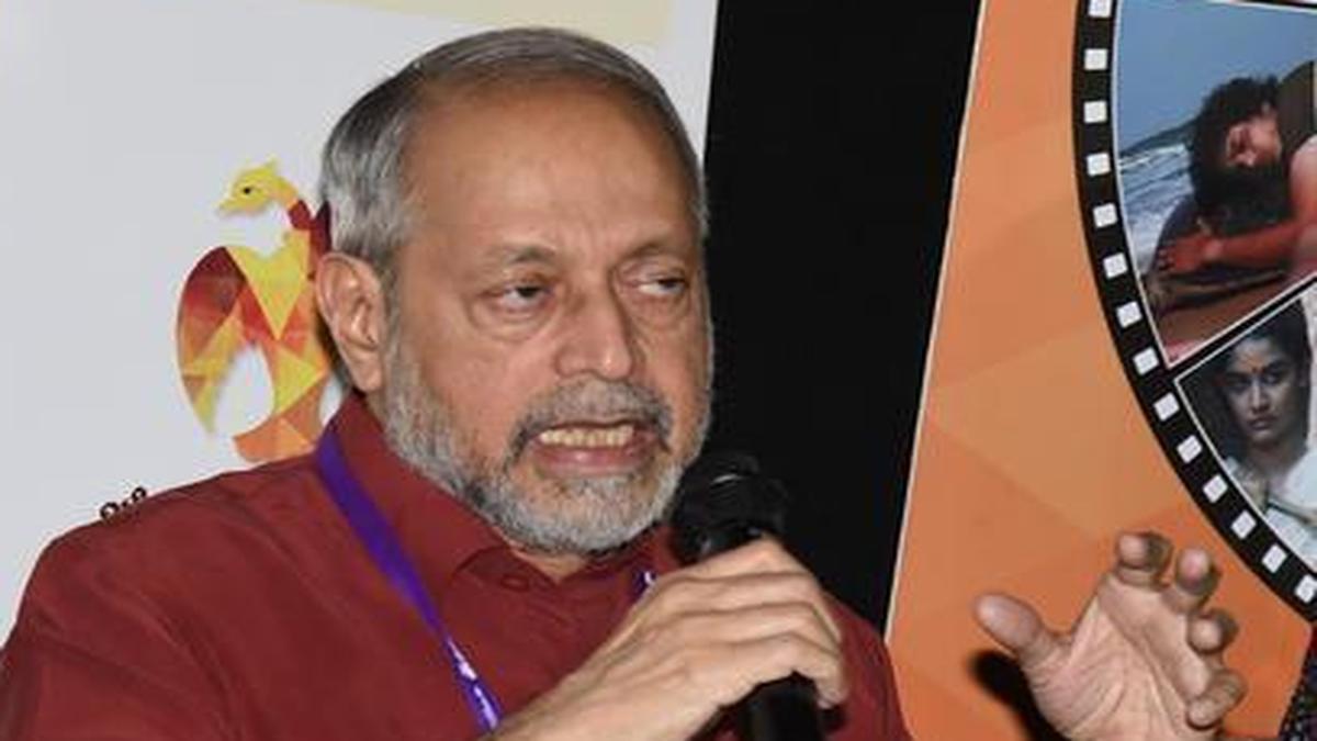 Guru Dutt: Portrait of a ‘split personality’ - The Hindu