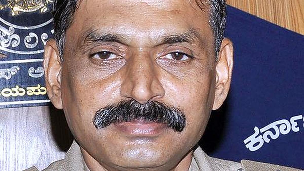 15 IPS officers transferred - The Hindu