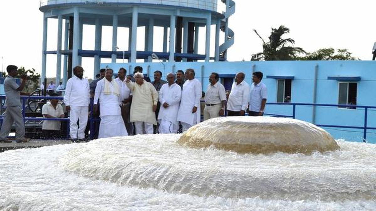24x7 drinking water project launched in twin cities of Gadag-Betageri ...