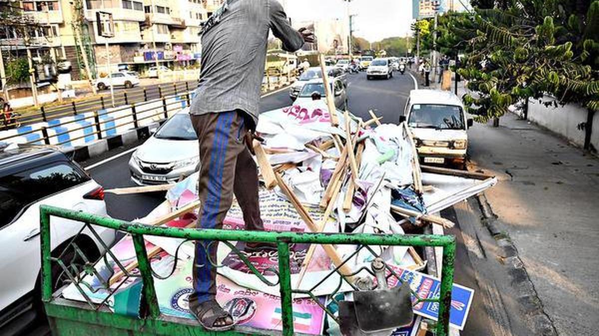 BBMP brings down posters, buntings - The Hindu