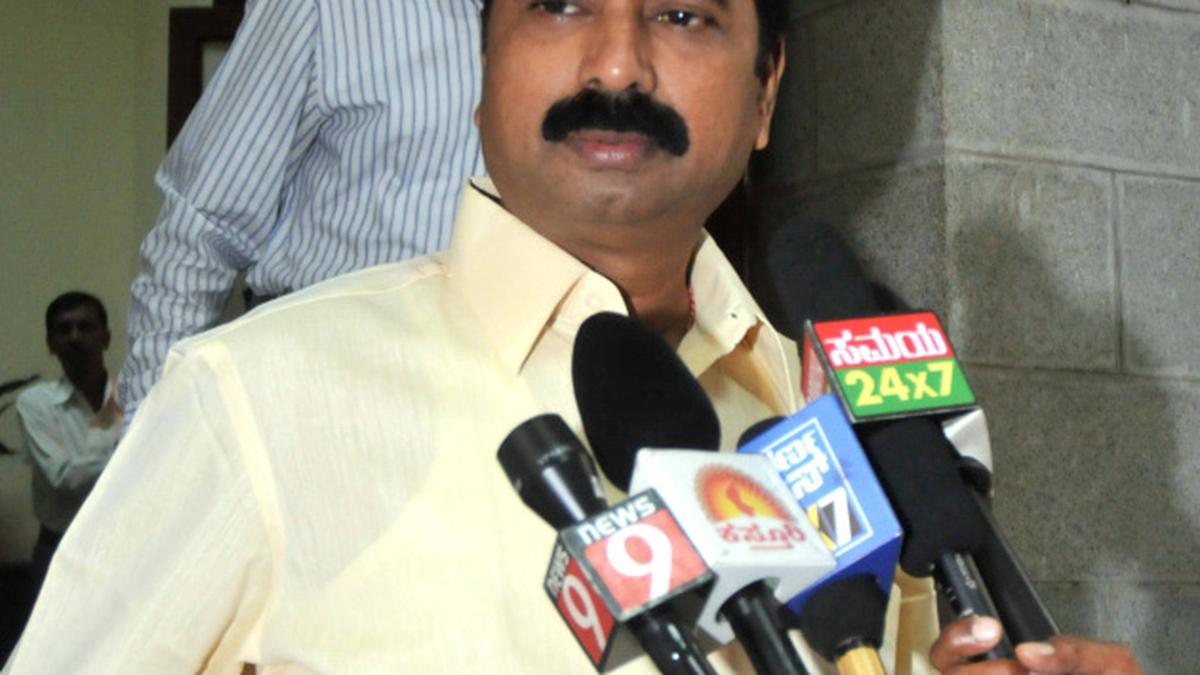 Halappa takes “truth test” at Dharmasthala - The Hindu