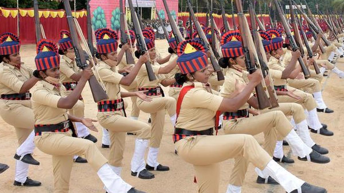 29 postgraduates in 3rd batch of women police trainees - The Hindu