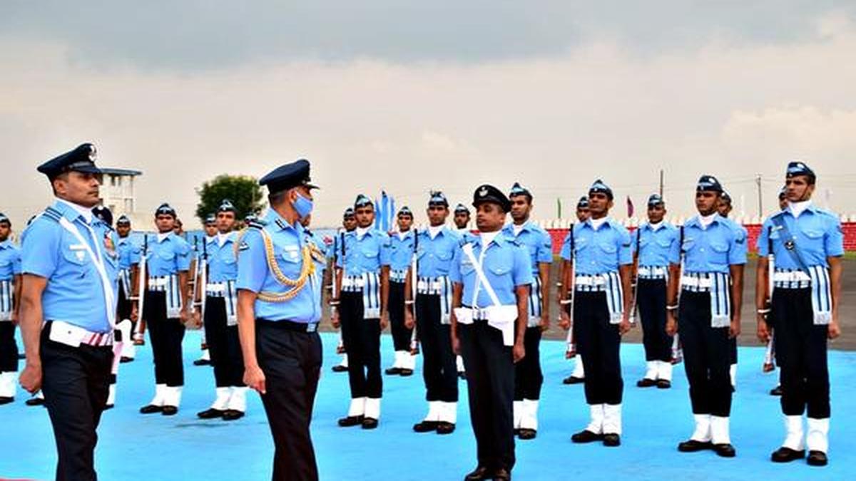 IAF officer visits Airmen Training School - The Hindu