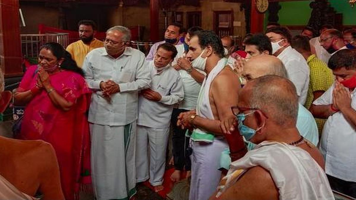 Minister Suresh Kumar visits Polali Rajarajeshwari temple - The Hindu