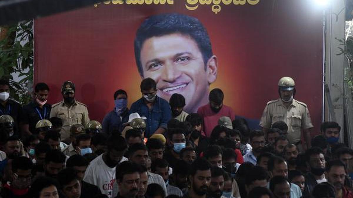 In pictures | Puneeth Rajkumar’s funeral in Bengaluru - The Hindu