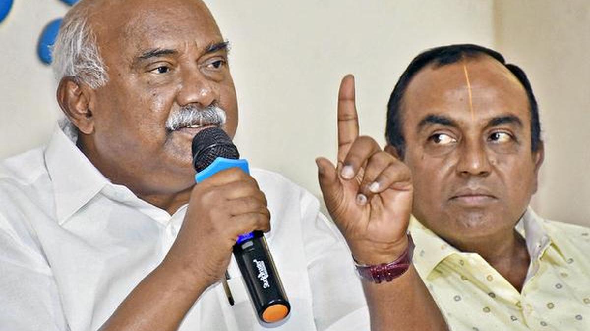 Vishwanath seeks action against former Speaker Ramesh Kumar - The Hindu