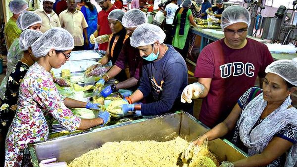 Families of CFTRI staff, scientists volunteer to help - The Hindu