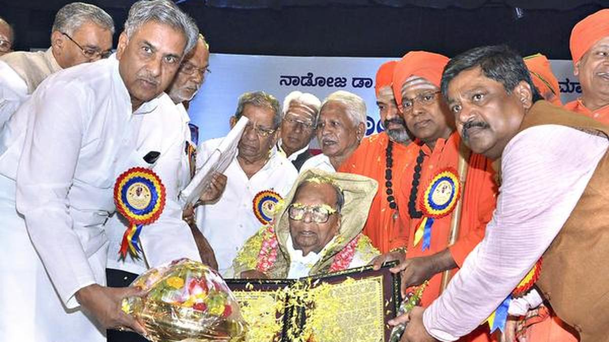 Patil Puttappa felicitated - The Hindu