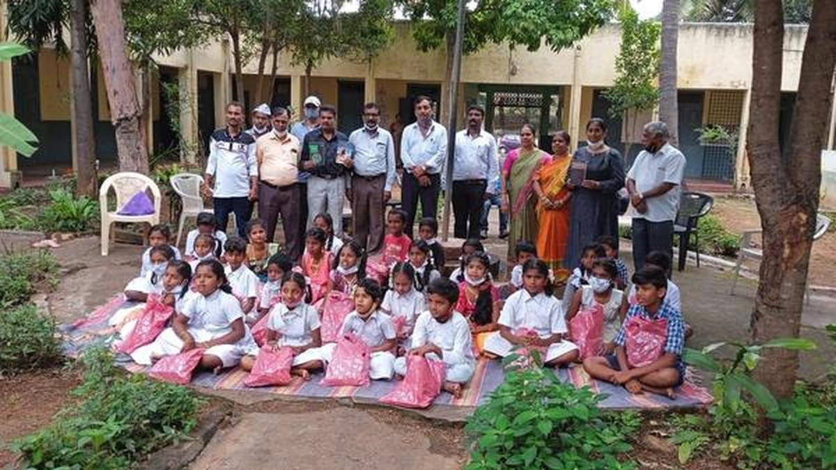 AAP celebrates Rajyothsava issuing kits to NTM students - The Hindu