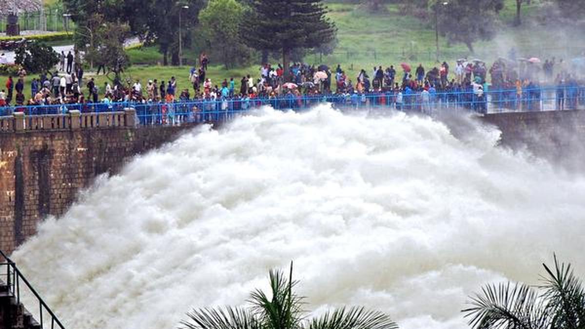 Hundreds throng Hemavati dam - The Hindu