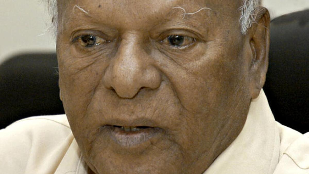 Former Union Minister R.L. Jalappa passes away - The Hindu