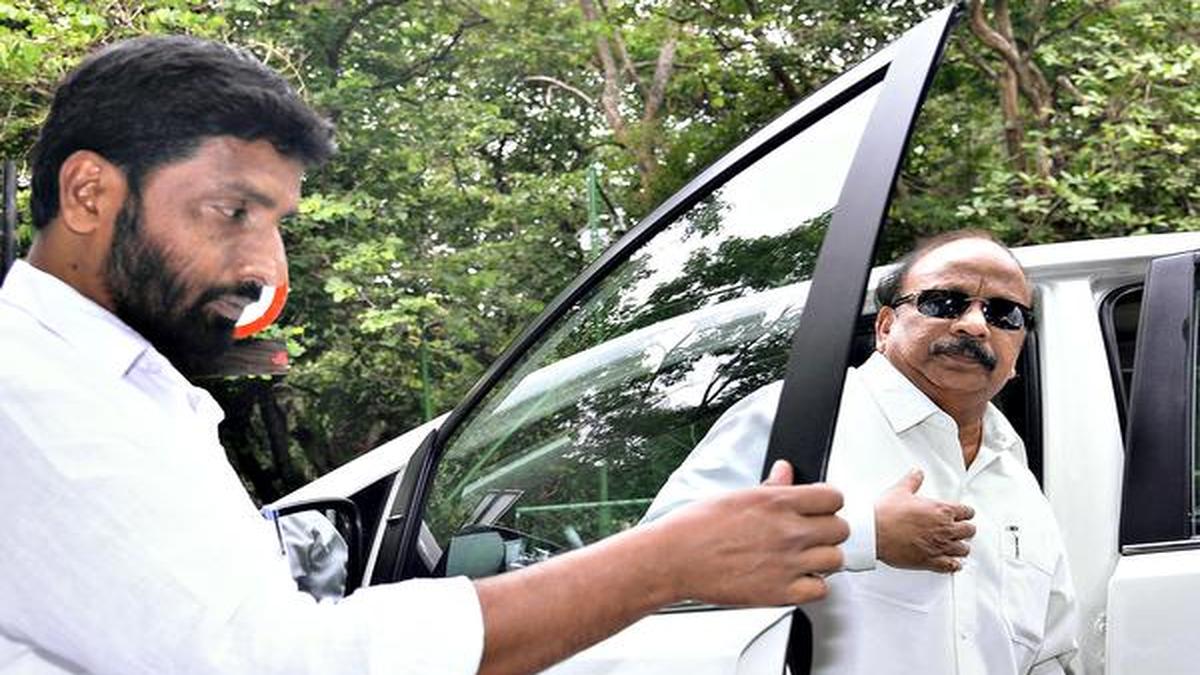 SIT releases Baig after marathon questioning in IMA scam - The Hindu