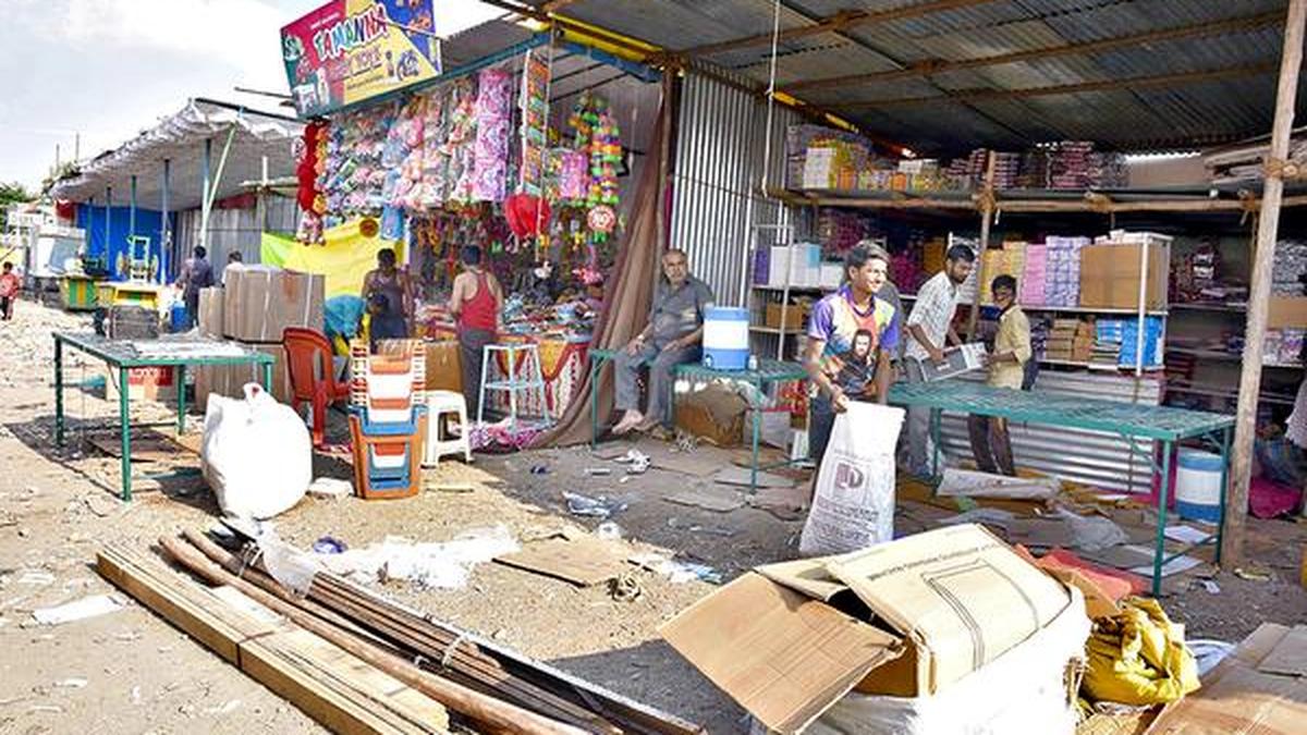 Kalaburagi city wears a deserted look - The Hindu